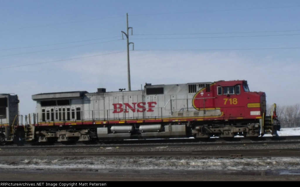 BNSF 718